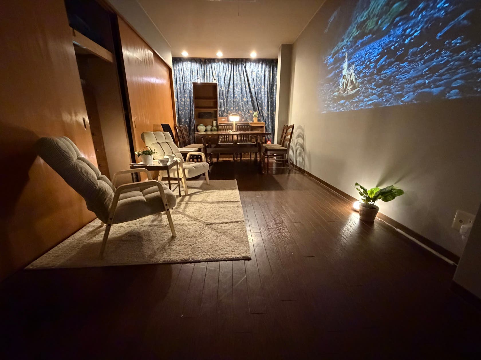 🎬🛋️ソファでまったり💕100インチ大画面シアタールーム✨大宮駅2分の写真1