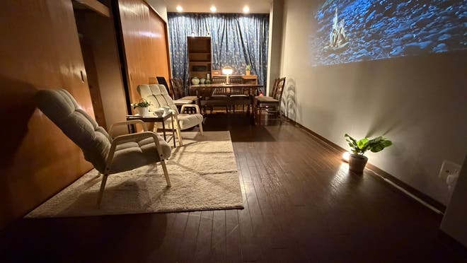 🎬🛋️ソファでまったり💕100インチ大画面シアタールーム✨大宮駅2分の写真1