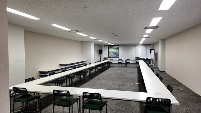 ⭐NEW⭐【六本木一丁目駅徒歩5分】無料備品多数☆会議・研修・試験会場・WEBセミナー・ZOOM快適ビジネス仕様!2階E会議室の写真1