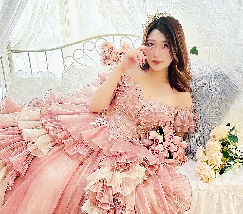 赤坂駅1分｜推し活・生誕祭に人気！白い姫系スタジオ｜ポートレート・コスプレ撮影にも◎｜天蓋ベッド・花壁｜小物・照明無料｜商用OKの写真3