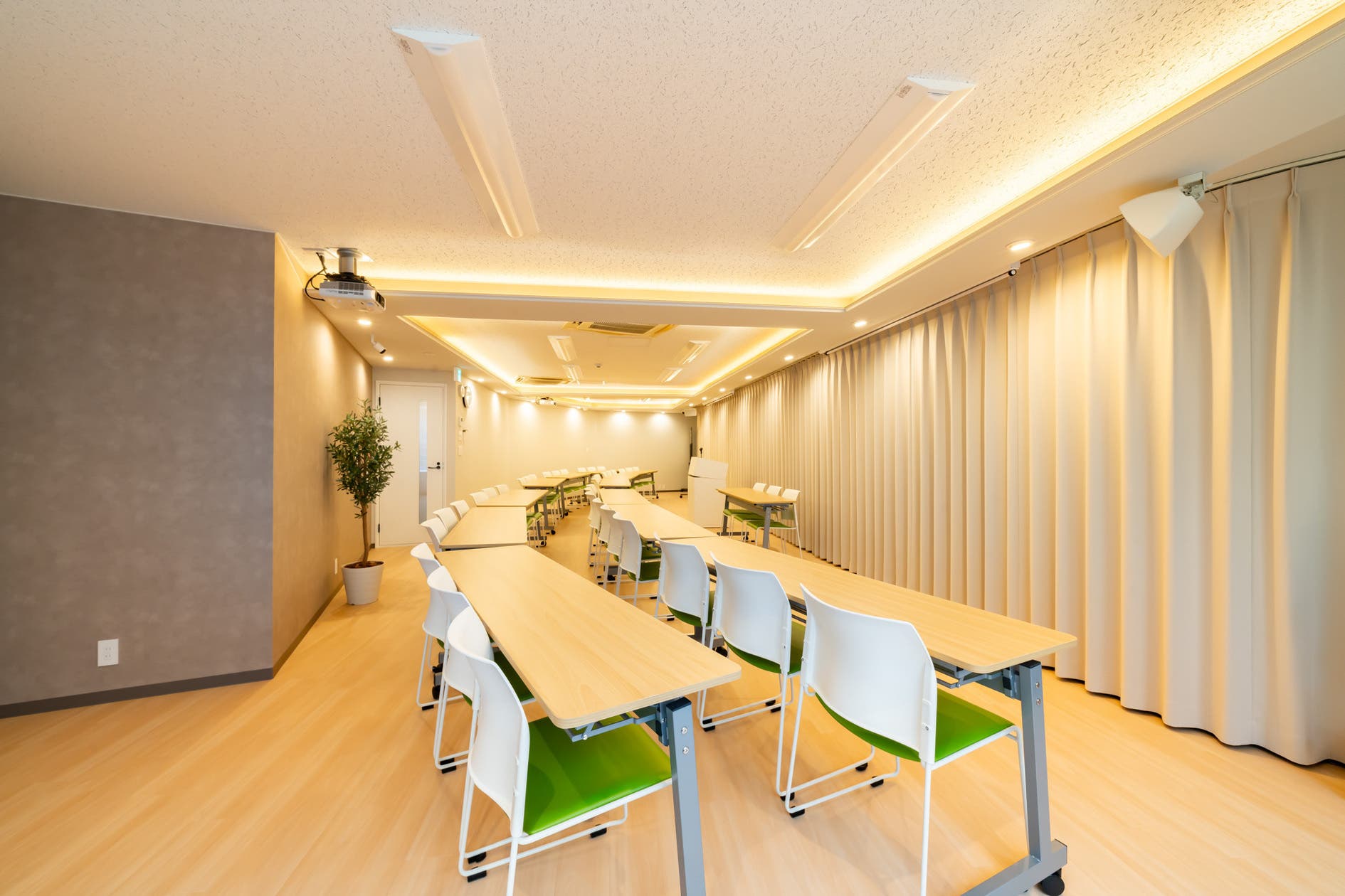 NEW【飯田橋4分】情緒溢れる神楽坂の美容セミナー向き広々・清潔・上質空間🌿調光調色可💡備品0円🎤イベント、会議、パーティの写真2
