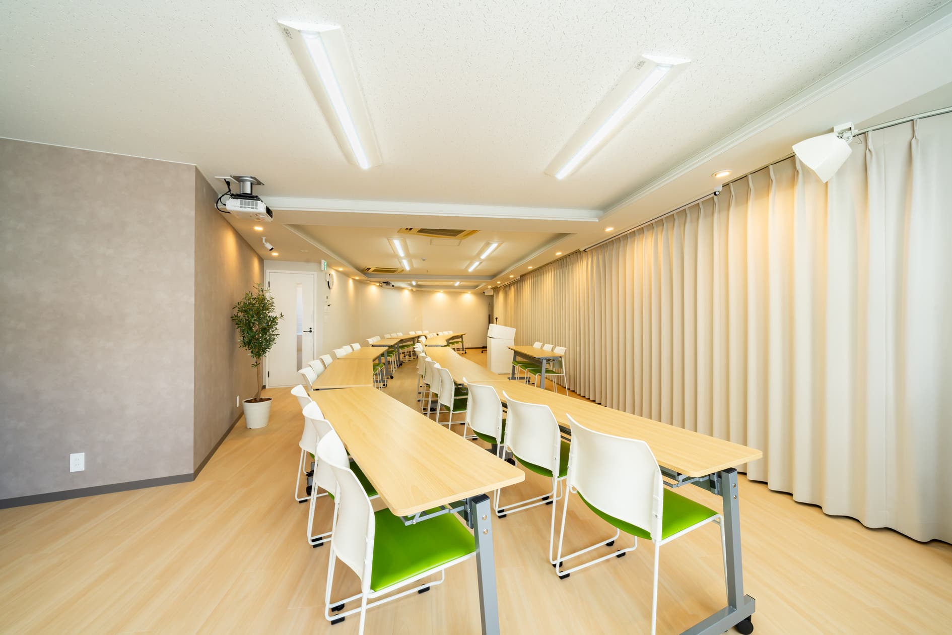 NEW【飯田橋4分】情緒溢れる神楽坂の美容セミナー向き広々・清潔・上質空間🌿調光調色可💡備品0円🎤イベント、会議、パーティの写真3