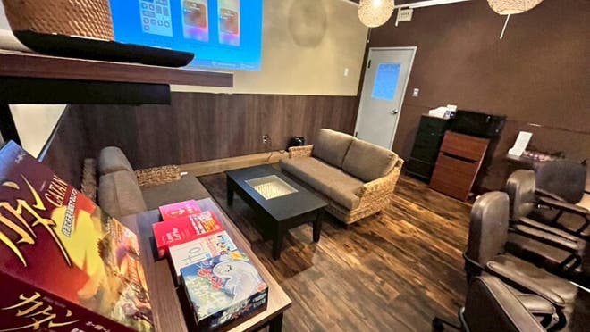 【FAMILYPOT 神田店】駅徒歩3分 カラオケ ボードゲームの写真1