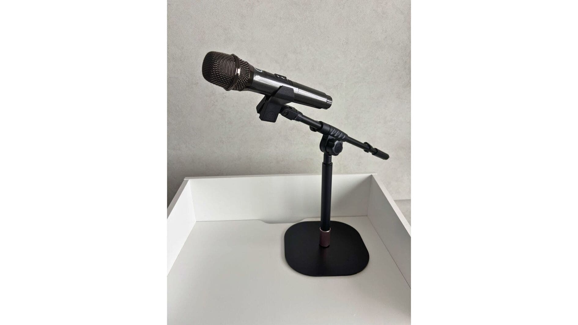 ワイヤレスマイク２本＆Bluetoothスピーカーの画像2