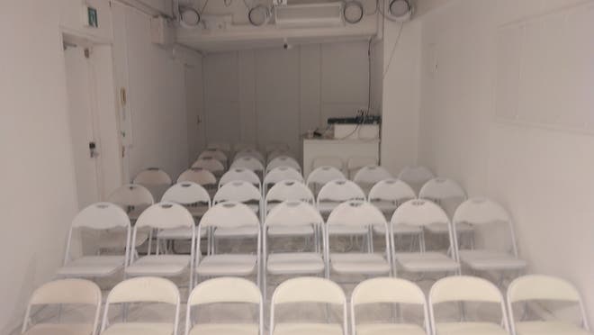 都心の劇場型ホールとしては一番安い自信があります!機材は全部揃ってますから身一つで気軽にイベント出来ちゃいます!追加料金一切ナシの写真3