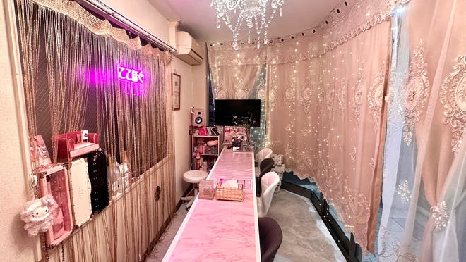 【新宿御苑前駅徒歩1分!】 女性店主付きだから初めてでも安心♪ 女子会☕️飲み会🍺ゲーム会🎮にぴったりな隠れ家スペースの写真1