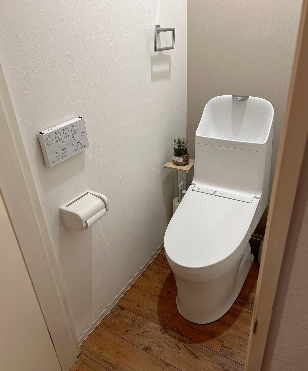 【鶴見駅 徒歩1分】トイレも綺麗なエステ・整体・マッサージなどに最適な完全個室のレンタルサロンの写真2