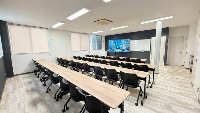 超綺麗⭐️【CRAB EAST】ROOM1/最大35名着席!駐車場8台無料・駅徒歩13分!セミナー・面接・撮影・ペット・1棟貸!の写真1