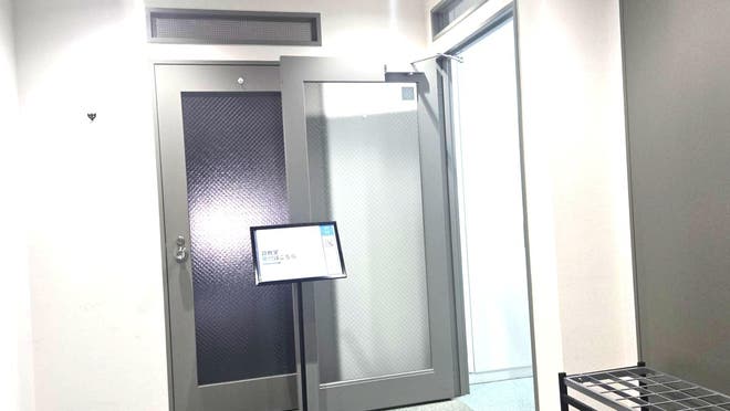 【池袋駅5分】75インチ大型モニター完備!セミナー・研修に最適な清潔感ある教室の写真7