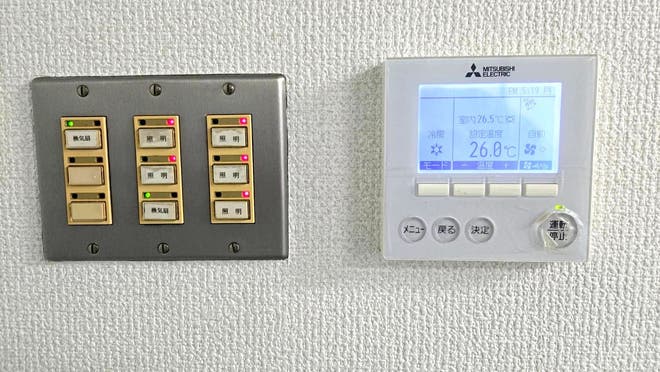 【池袋駅5分】75インチ大型モニター完備!セミナー・研修に最適な清潔感ある教室の写真9
