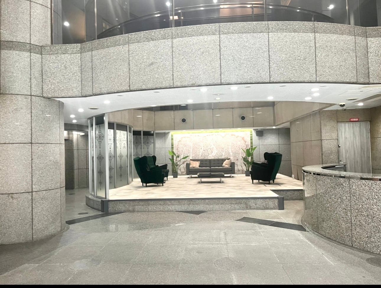 上本町駅谷町9丁目徒歩5分圏内　施術ベッド完備・高級プライベートサロンの写真11