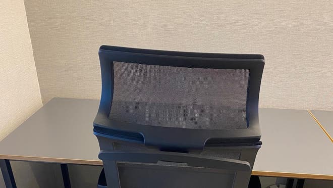 広々としたデスクで作業もはかどりますの写真3