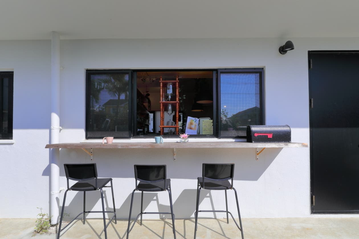 撮影ロケ地カフェ【 空と燻製と cafe ぷからす 】（宮古島市 伊良部島）の写真8