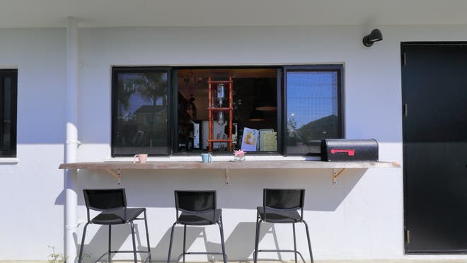 撮影ロケ地カフェ【 空と燻製と cafe ぷからす 】(宮古島市 伊良部島)の写真8