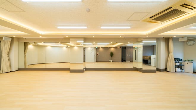 【飯田橋4分】鏡10m✨神楽坂🌿小ホールのダンス・音楽・演劇リハに最適な広々70㎡・清潔・快適な空間!音出し・調光可、24時間の写真2