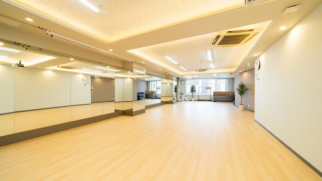 【飯田橋4分】鏡10m✨神楽坂🌿小ホールのダンス・音楽・演劇リハに最適な広々70㎡・清潔・快適な空間!音出し・調光可、24時間の写真3