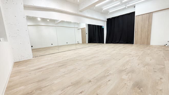 ✨NEW OPEN✨【柴原阪大前駅徒歩11分】ダンス・ヨガ・撮影に◎一面ミラー×高速Wi-Fi完備🔥の写真3