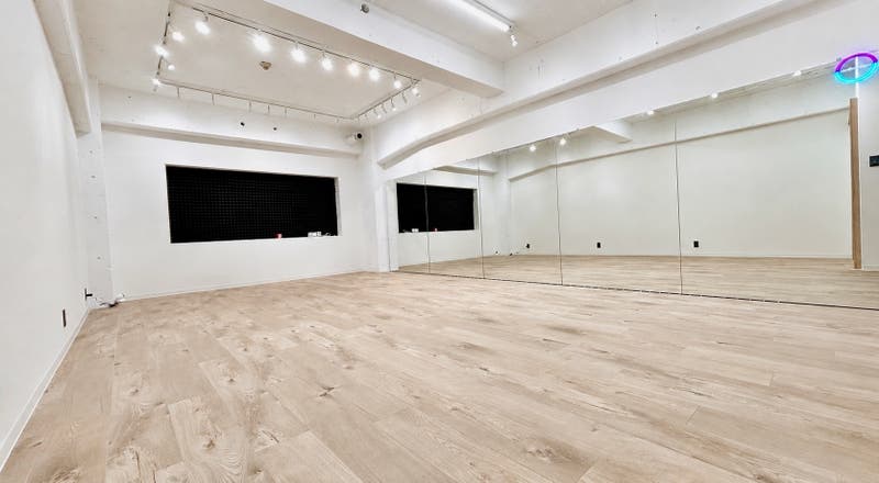 ✨NEW OPEN✨【柴原阪大前駅徒歩11分】ダンス・ヨガ・撮影に◎一面ミラー×高速Wi-Fi完備🔥