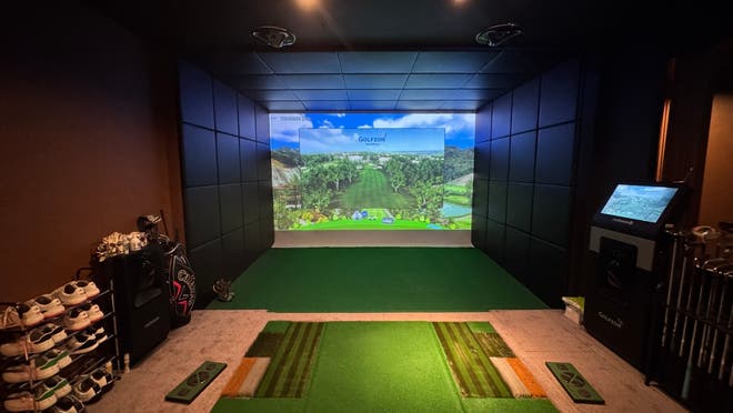 駅近!レフティ打席有り!最大6名!シックな空間でシュミレーションゴルフを楽しめます!の写真1