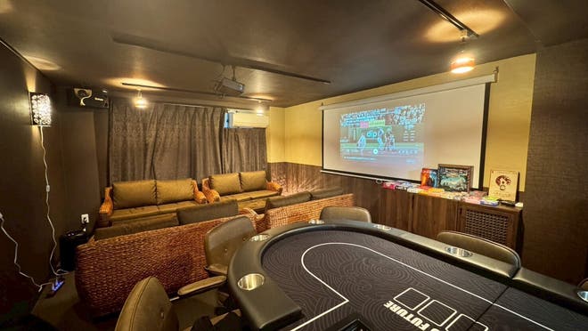 【FAMILYPOT 神田店】駅徒歩3分 カラオケ ボードゲームの写真1