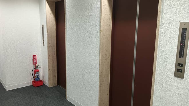 【配信・収録・ハイブリッド開催に最適】大会議室(Lab.B)98㎡・最大56名/新橋徒歩1分・高速Wi-Fi完備の写真15