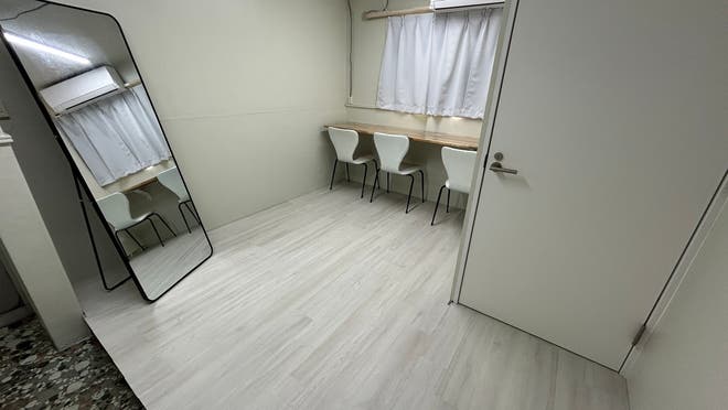 冷暖房完備、無料駐車場有りのレンタルスペースの写真1