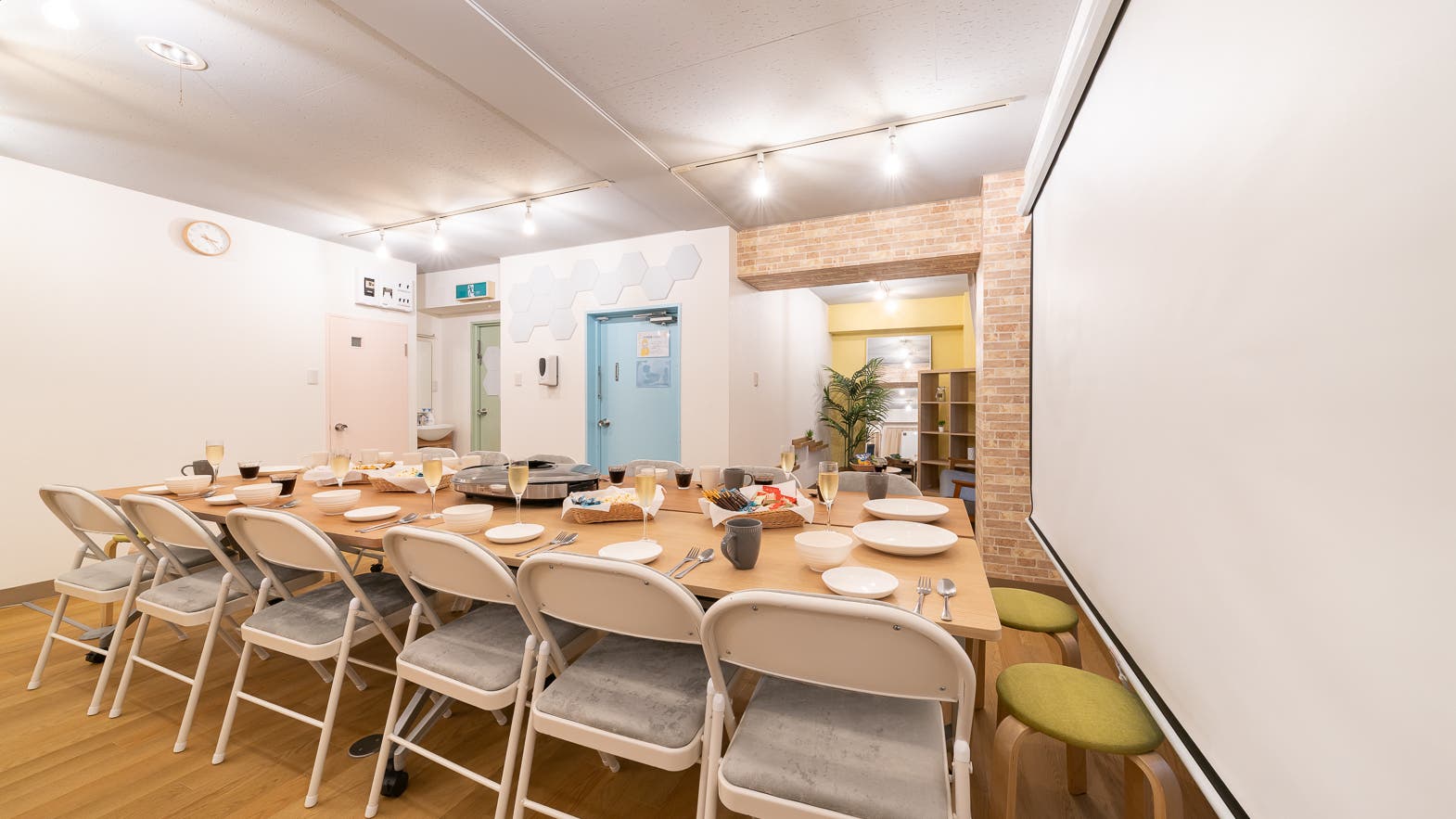 🆕6月オープン価格✨会議室・ワークスペース・懇親会・施術も可🍀神田駅から徒歩4分/飲食可/エレベーター有の写真6