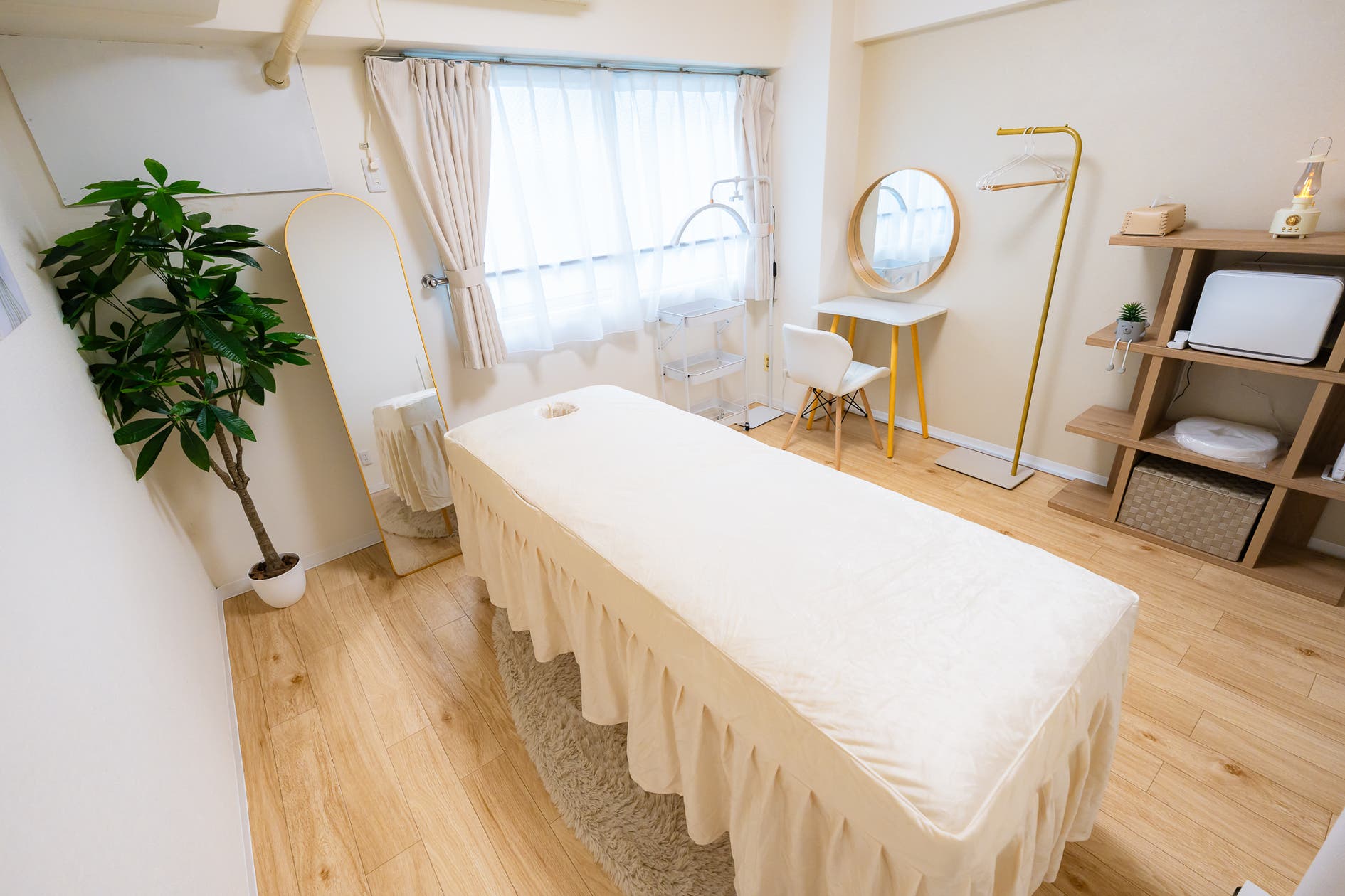 ✨栄駅徒歩3分の好立地✨完全個室のサロン空間✨設備充実、WiFi完備✨ゴミ捨て無料で快適✨撮影も可の写真1