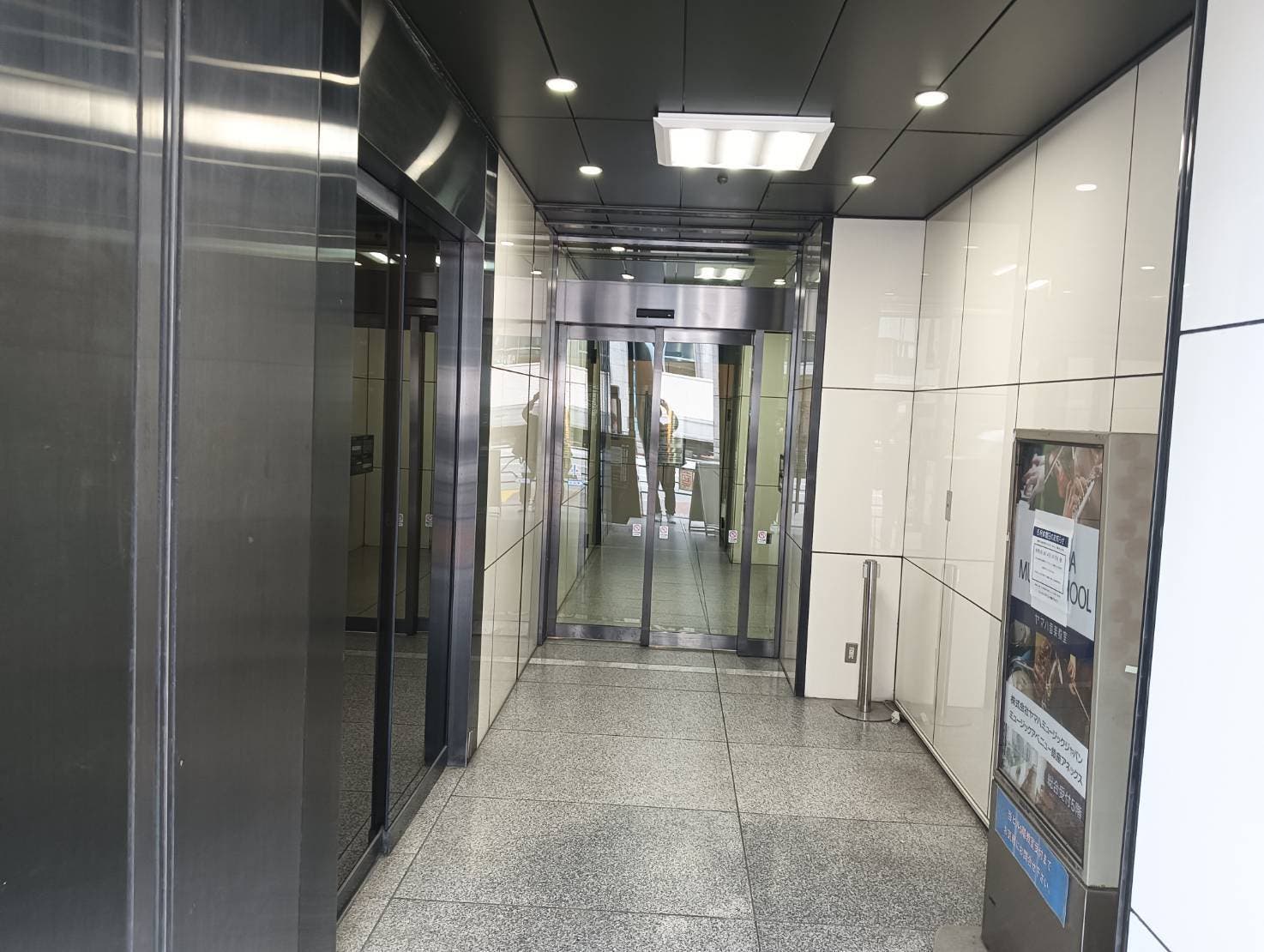セミナー・研修・講演会特化／大会議室Lab.A 98㎡・最大56名／新橋・内幸町駅徒歩1分・完全貸切セミナールームの写真26