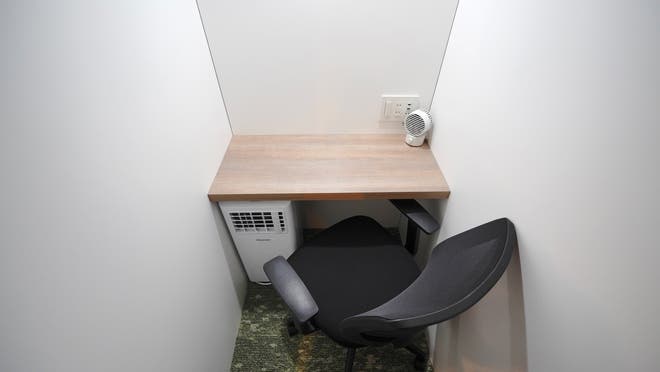 <SpemaBOX_大井町>1人用個室🚪光回線Wi-Fi📶電源🔌スポットクーラー🧊テレワーク/オンライン会議/面接の写真3