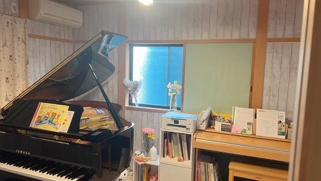 京都市上京区|グランドピアノ完備の音楽練習室の写真1