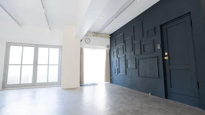 早稲田駅近の撮影スタジオ!白壁/アーチ窓etc...個室メイクルームあり♪の写真16
