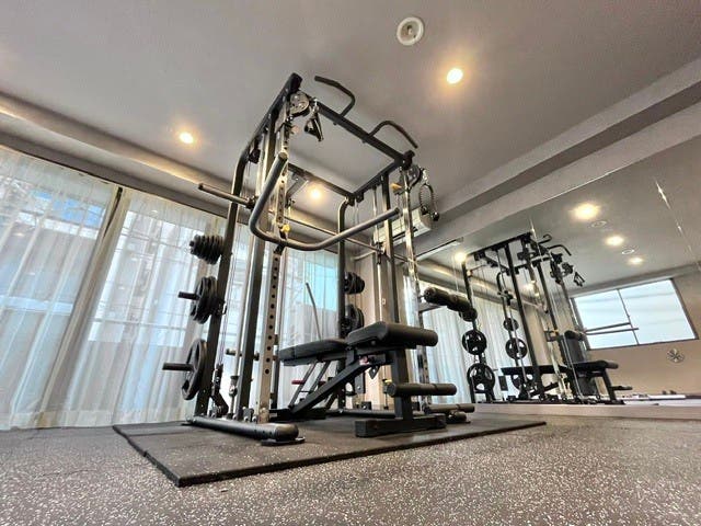 🎉NEW🎉海外風お洒落なレンタルジム🍀 清潔感あふれる広々空間！ UtMost GYM上野・御徒町店の写真1