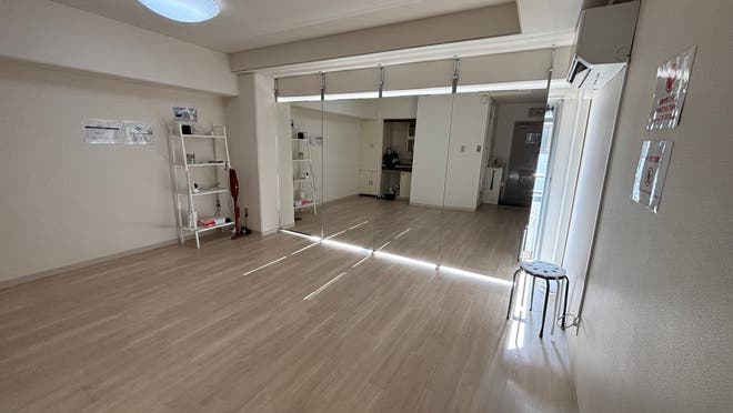 【池袋駅徒歩4分】24時間利用可|Wi-Fi・大型ミラー完備|ダンス・ヨガ・撮影向けスタジオの写真2