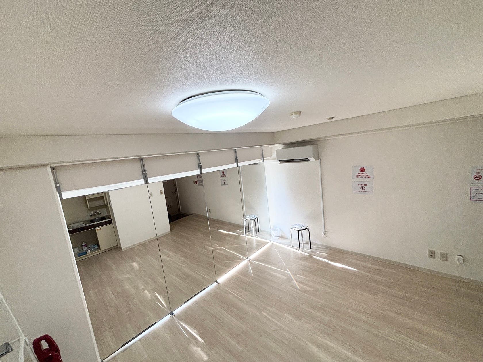 【池袋駅徒歩4分】24時間利用可｜Wi-Fi・大型ミラー完備｜ダンス・ヨガ・撮影向けスタジオの写真7