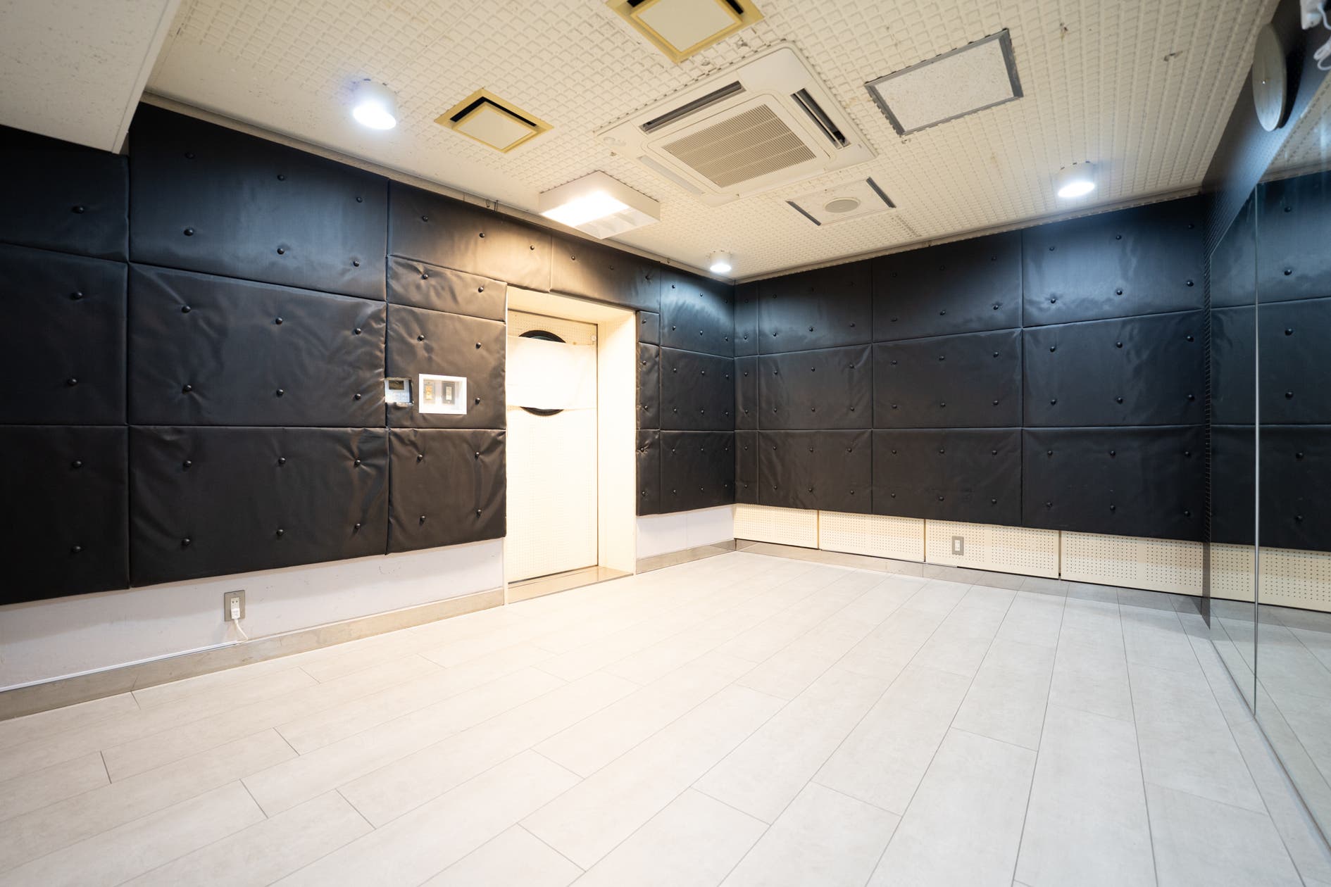 🎊オープン記念割引🎊【千歳船橋駅 徒歩1分】地下の防音スタジオ／幅3.6mの大型鏡／ダンス・ヨガ・演劇・楽器OKの写真20