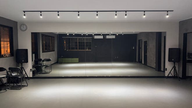 神立町唯一!全身鏡有のダンススタジオの写真1