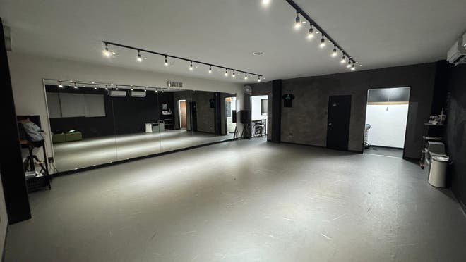神立町唯一!全身鏡有のダンススタジオの写真2