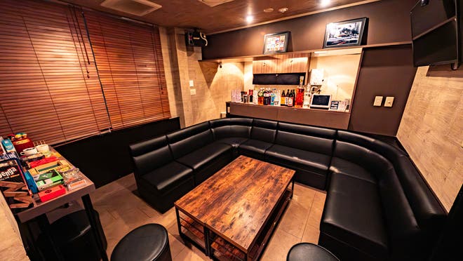 【心斎橋駅徒歩3分】完全個室・貸切|最大14名着座可能|カラオケ無料|飲み放題|飲食持ち込み可|飲み会・パーティーの写真2