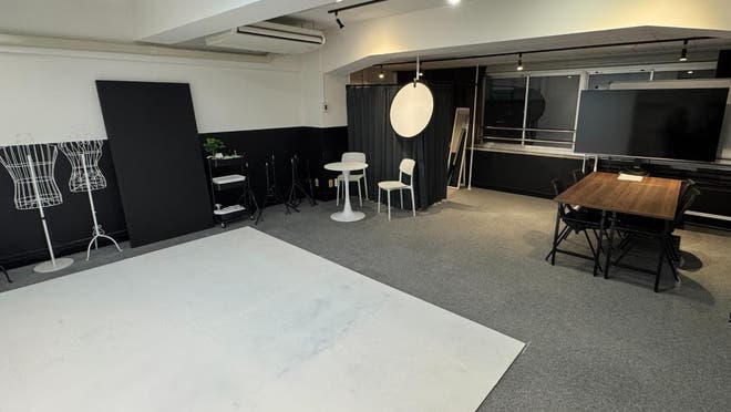 神田駅1分/白ホリR造作壁/撮影スタジオ!Godoxストロボ2灯&LEDビデオライト常備の写真2
