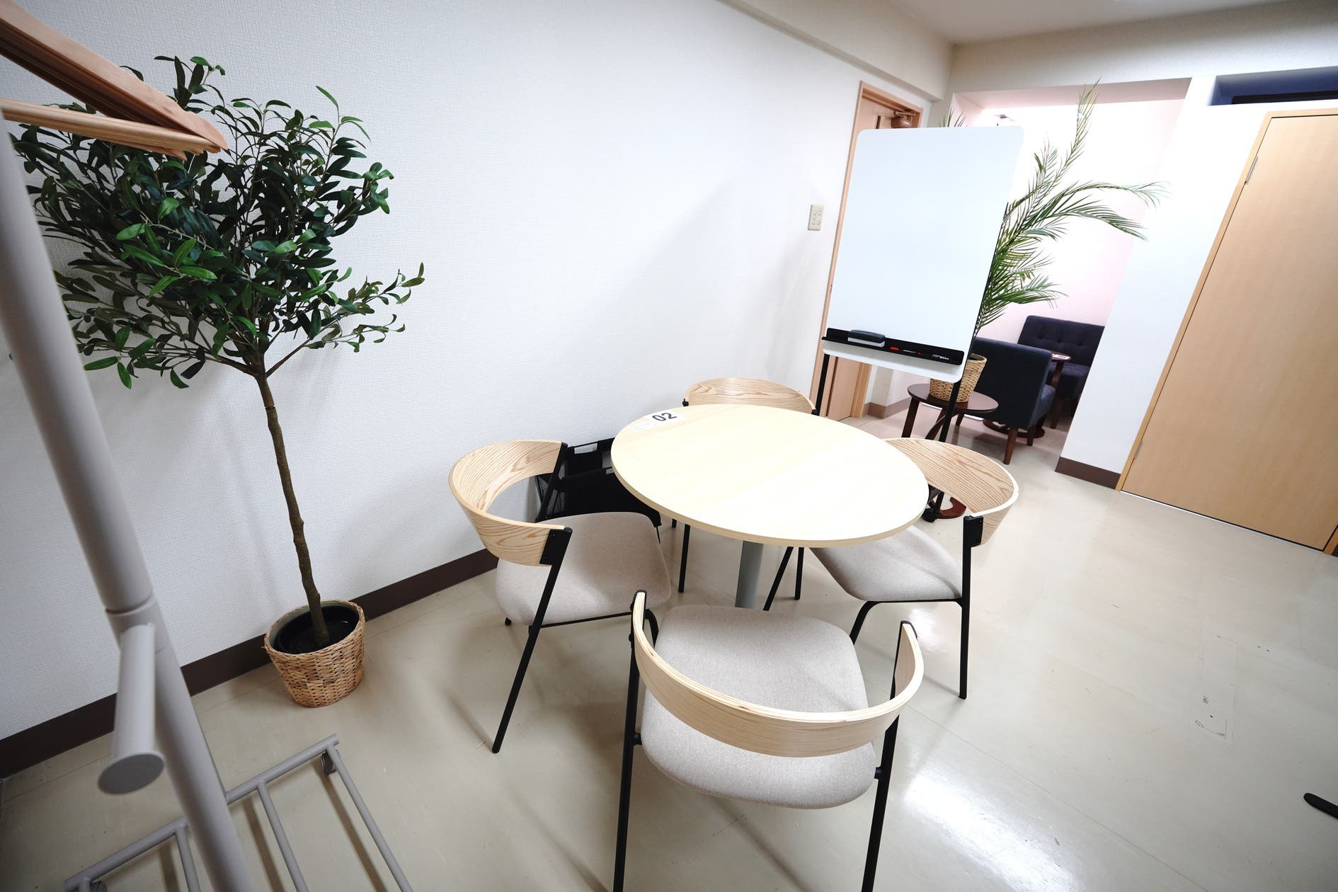 ＜大手町Terrace 4名席No.2＞西小倉コワーキングスペース✨光回線Wi-Fi📶会議/打ち合わせ/テレワーク/作業の写真1