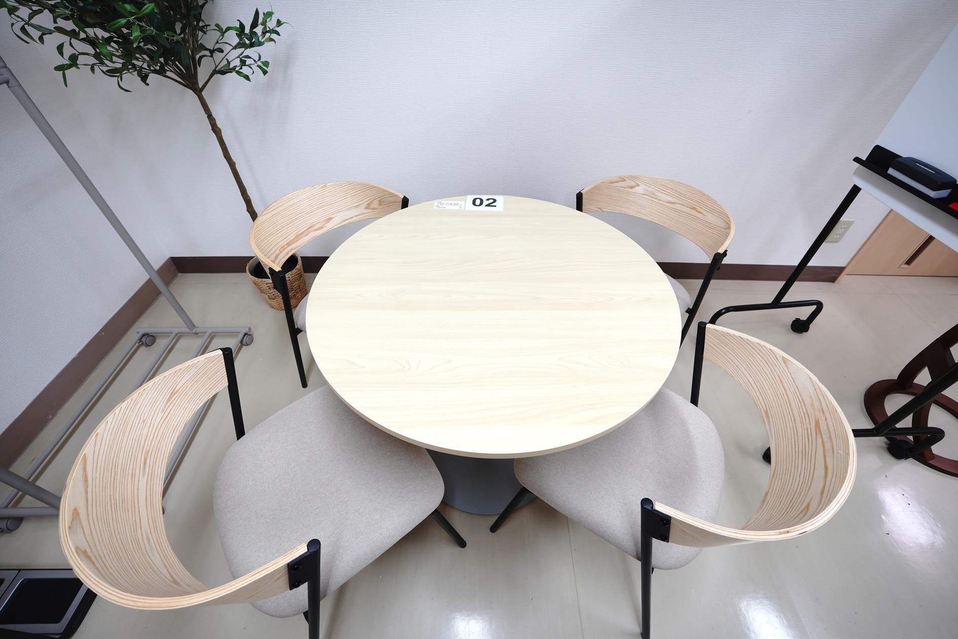 ＜大手町Terrace 4名席No.2＞西小倉コワーキングスペース✨光回線Wi-Fi📶会議/打ち合わせ/テレワーク/作業の写真3