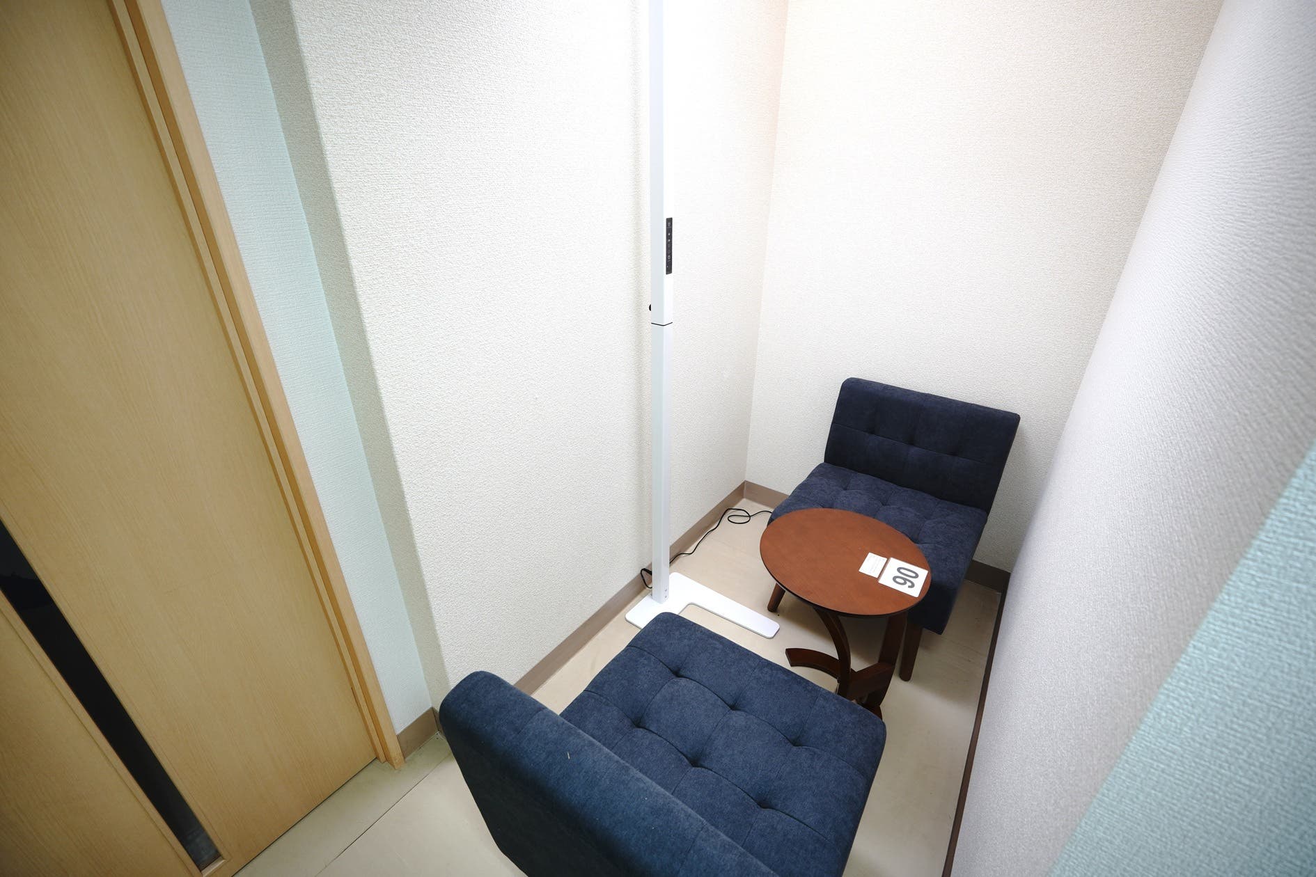＜大手町Terrace 2名席No.6＞西小倉コワーキングスペース✨光回線Wi-Fi📶会議/打ち合わせ/テレワーク/作業/自習の写真1