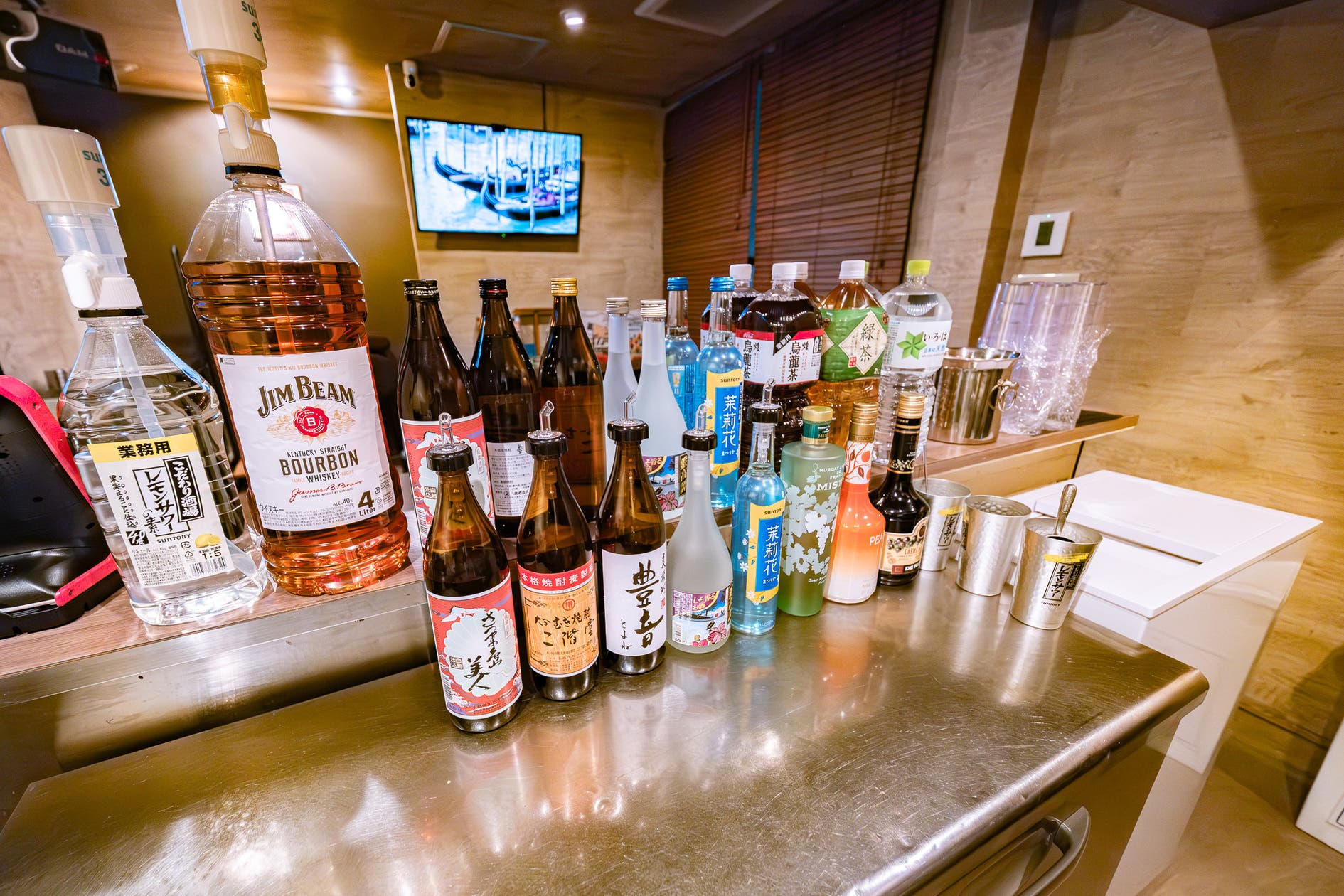 【心斎橋駅3分】完全個室・貸切BAR｜VIPルーム｜カラオケ歌い放題｜飲食持ち込み可｜飲み放題｜喫煙可｜飲み会・パーティーの写真10