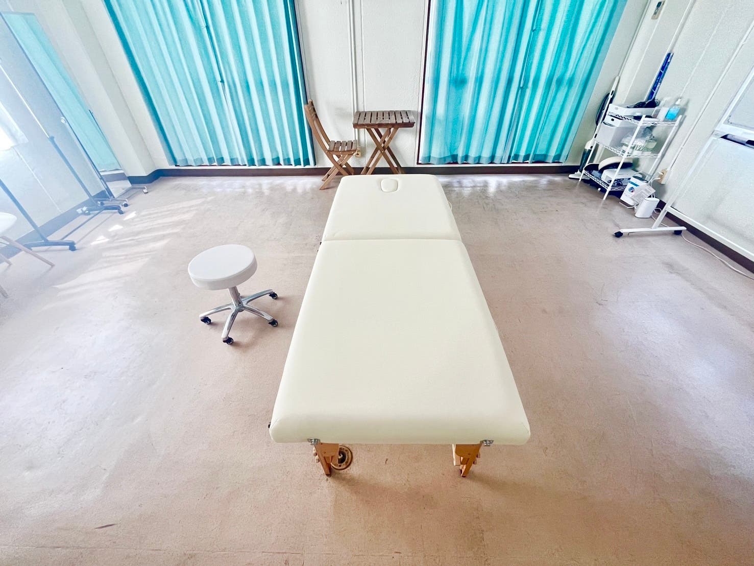 ＜フルーツ会議室  宇都宮駅前＞⭐️ちょうどいい料金⭐️明るく広い(25㎡)お部屋⭐️土足可・飲食可⭐️前日ｷｬﾝｾﾙOKの写真13