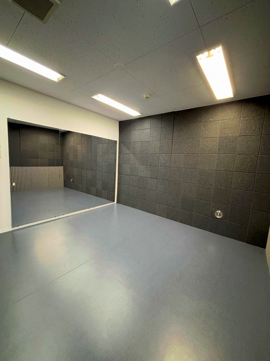 【川口ダンスホーム・Aスタジオ】大型鏡完備｜ダンス・ヨガ・ピラティス・撮影に使えるレンタルスタジオの写真1