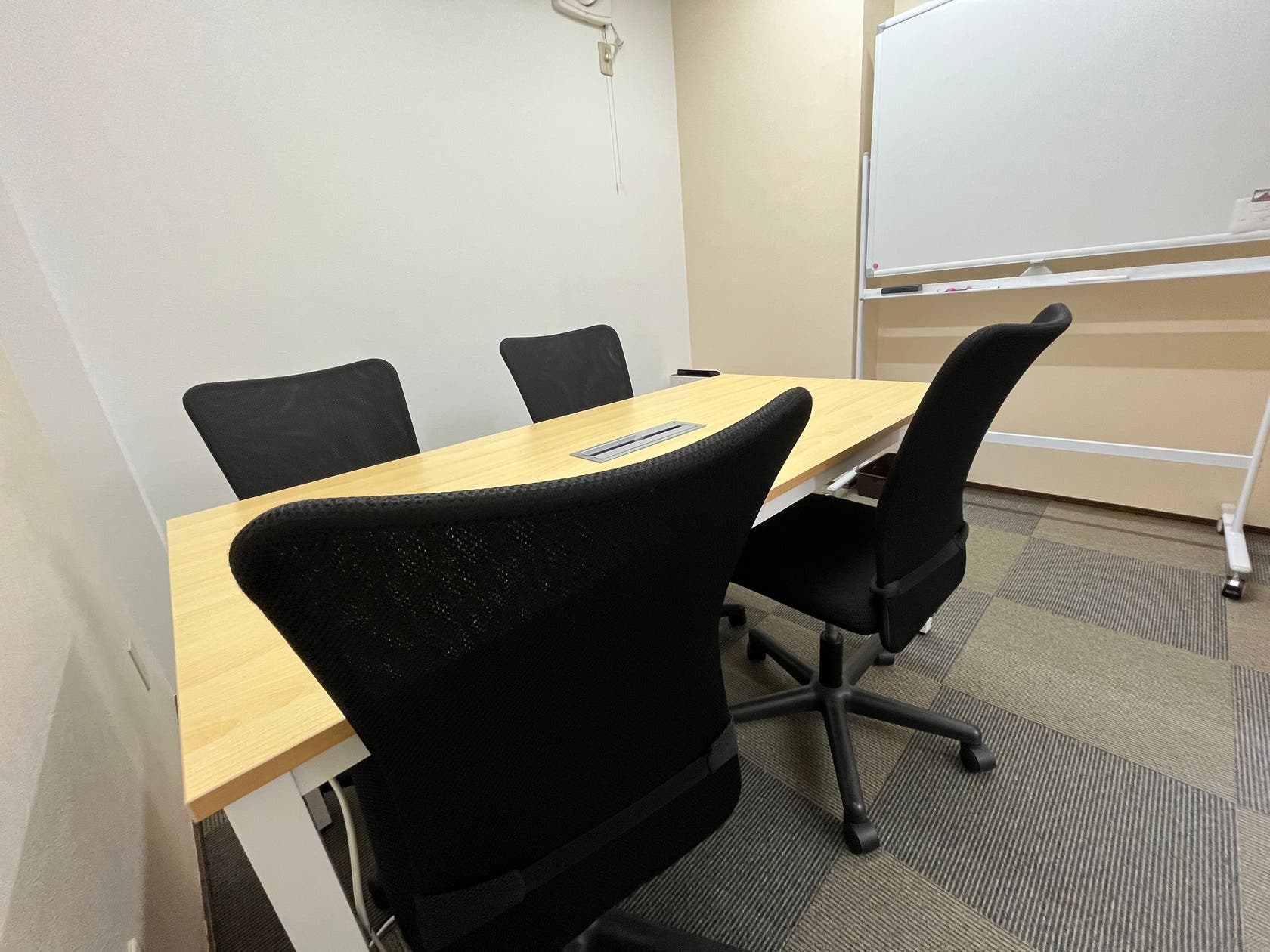 岐阜大学徒歩圏内のカフェ併設ワークスペースの写真2