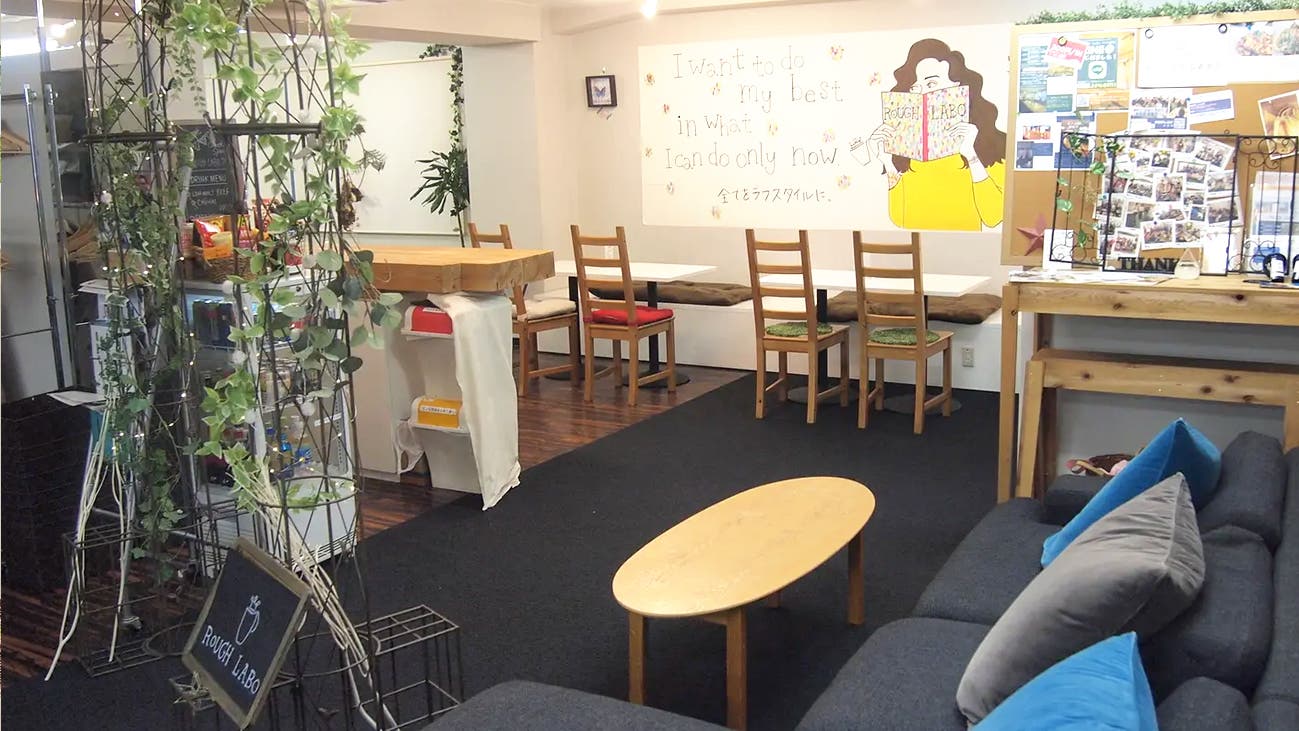 ドリンクバー付🥤オープン席1席【駅前】カフェのようなくつろぎコワーキングスペース💻大阪市北区/梅田/南森町の作業場所の写真16