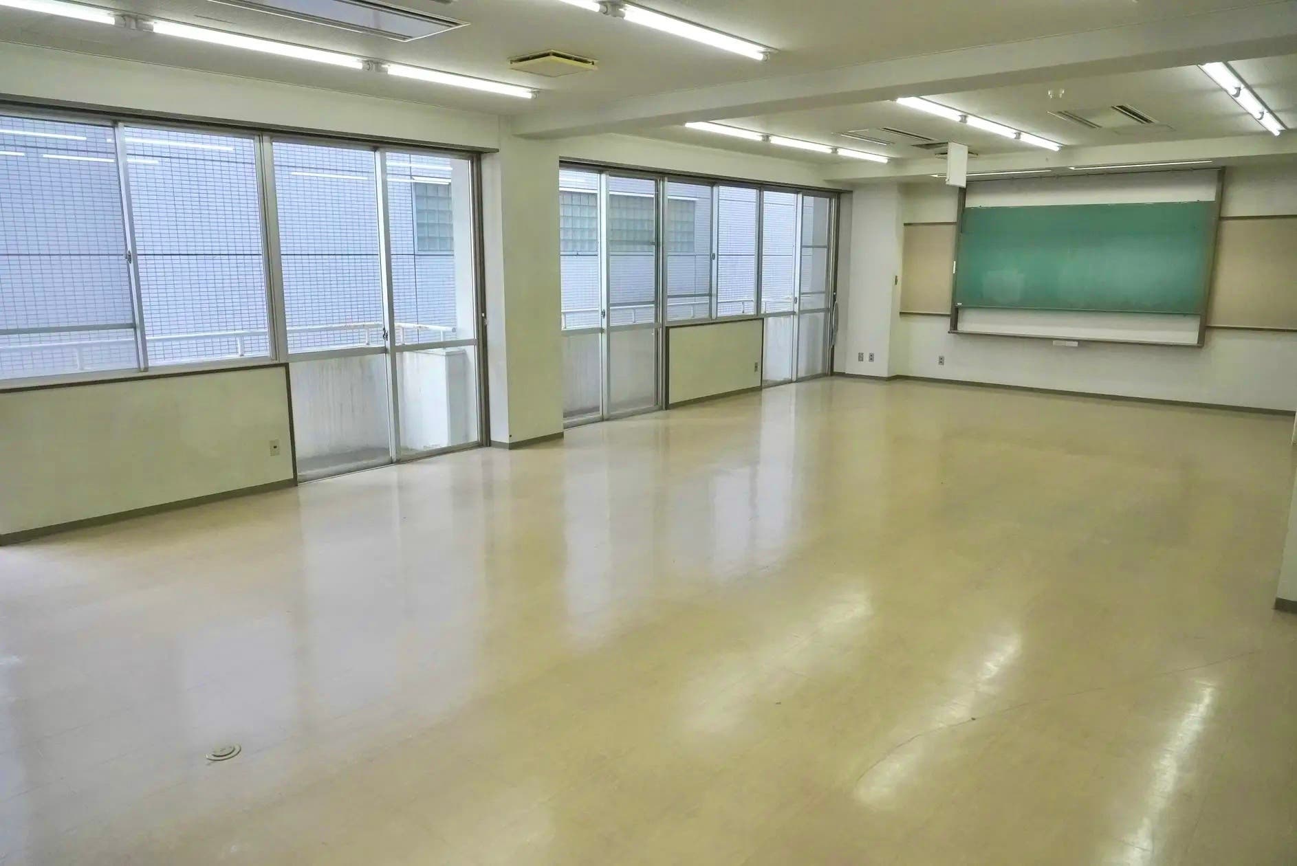 教室：A｜飯田橋駅徒歩2分学校跡地のレンタルスペース/📷撮影🏫セミナー🖊️ワークショップ👥説明会 🎨教室の写真1