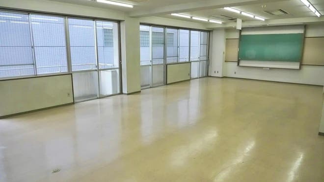 教室:A|飯田橋駅徒歩2分学校跡地のレンタルスペース/📷撮影🏫セミナー🖊️ワークショップ👥説明会 🎨教室の写真1